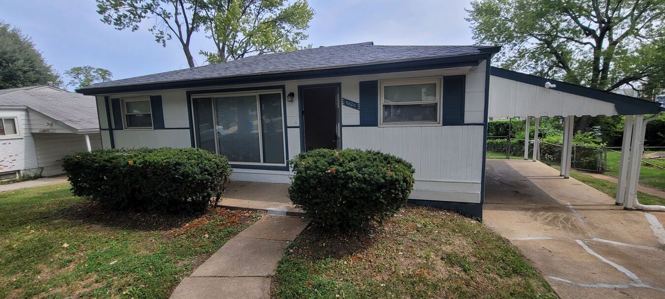 10020 Pepper Ln | 2br 1 Ba | 910 Sq Apartments St Louis, MO