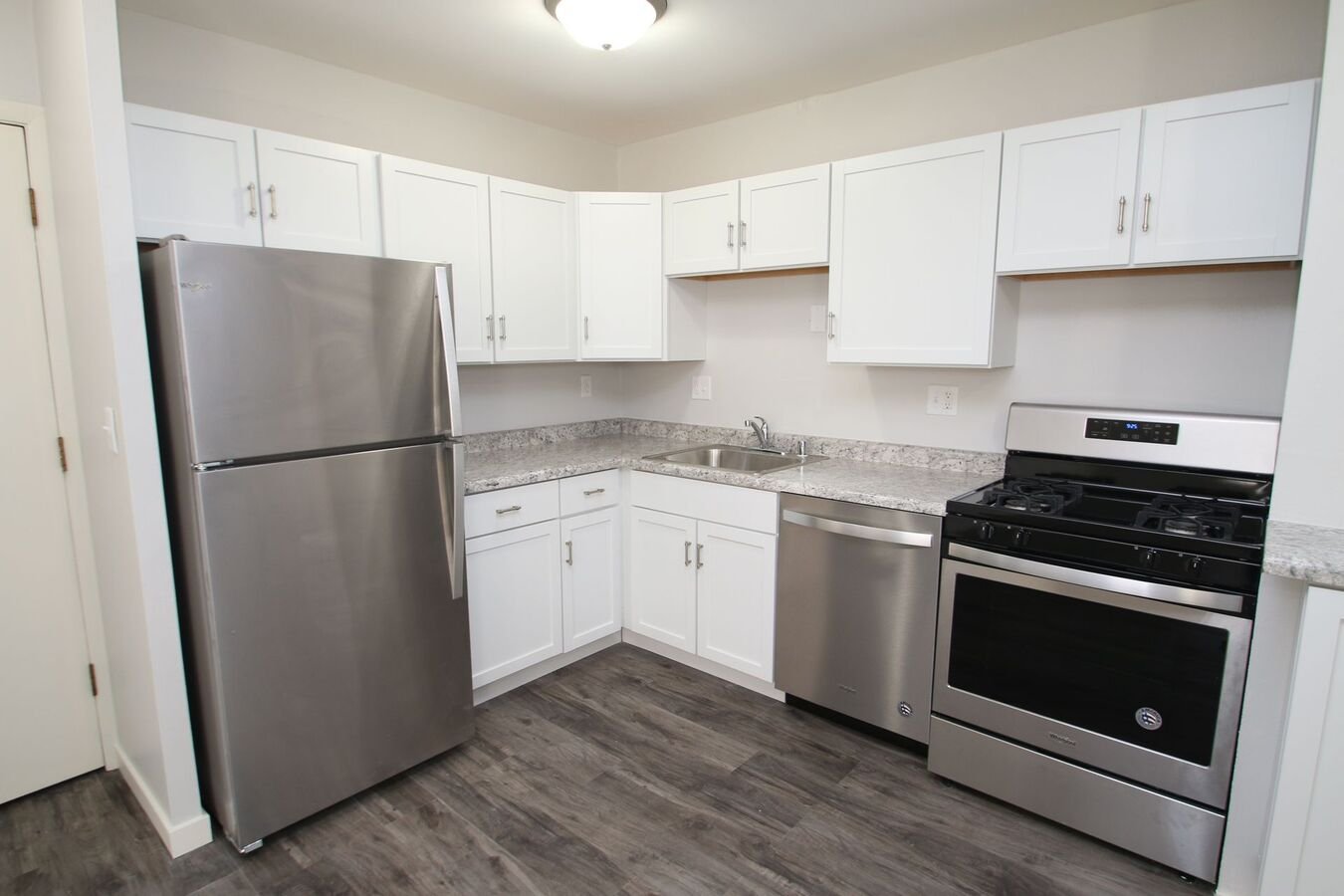 Great Fully Renovated 2 Br Unit - Heat Included... Apartments Milwaukee, WI
