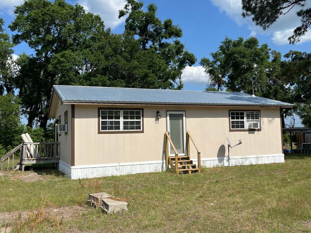 Charming Updated 2-bedroom Home On 1 Acre – Just... Apartments Live Oak, FL