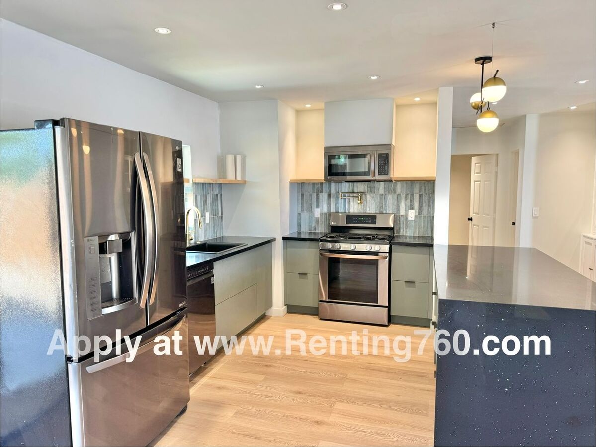 Fully Updated 3 Bedroom 1 Bathroom Home In The... Apartments Joshua ...
