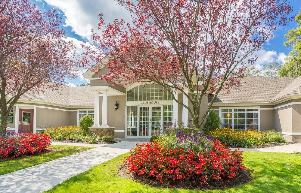 Stonegate Apartments - 100 Stonegate Way Middle Island, NY