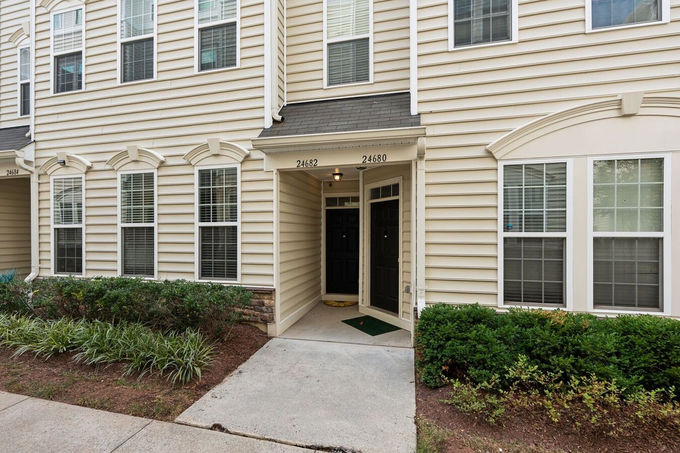 Welcome To 24682 Lynette Springs Terrace Apartments Aldie, VA