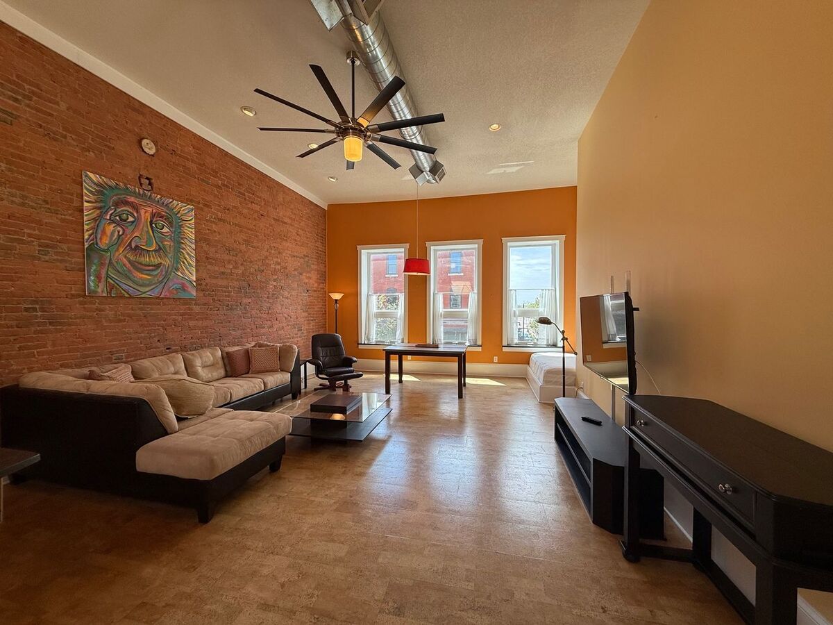 Downtown Loft! Apartments - 116 E Prairie Ave Decatur, IL