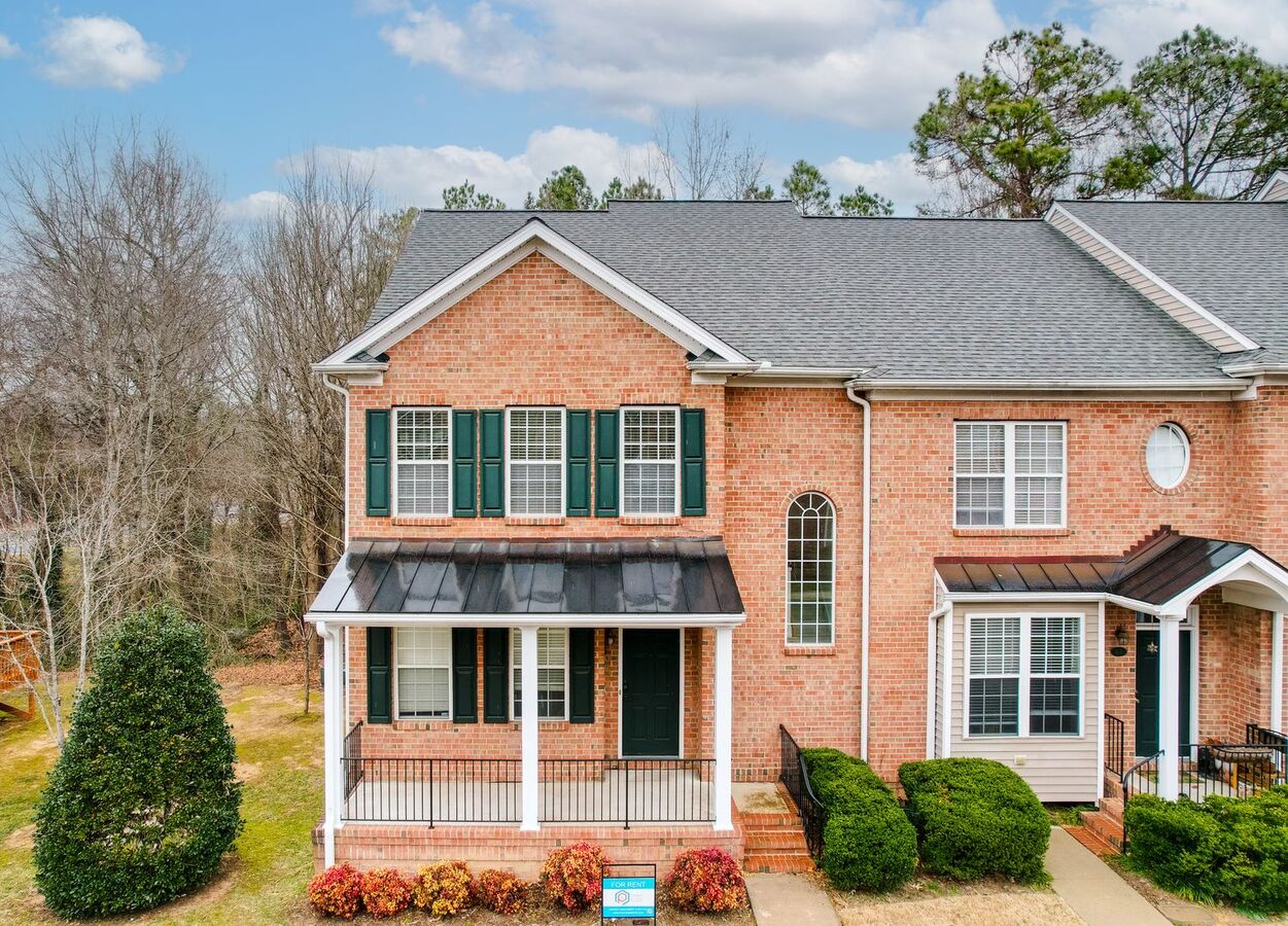 End Unit Townhome - 4 Bedrooms With First Floor... Apartments Durham, NC