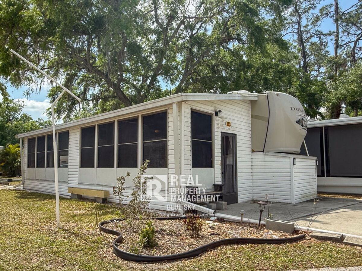 Cozy 1-bed Travel Trailer With Sunroom In... Apartments Tampa, FL