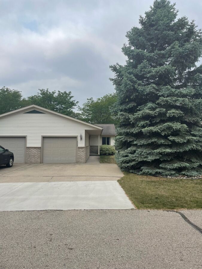 Morning Dawn Dr - Ranch Duplex Apartments Midland, MI