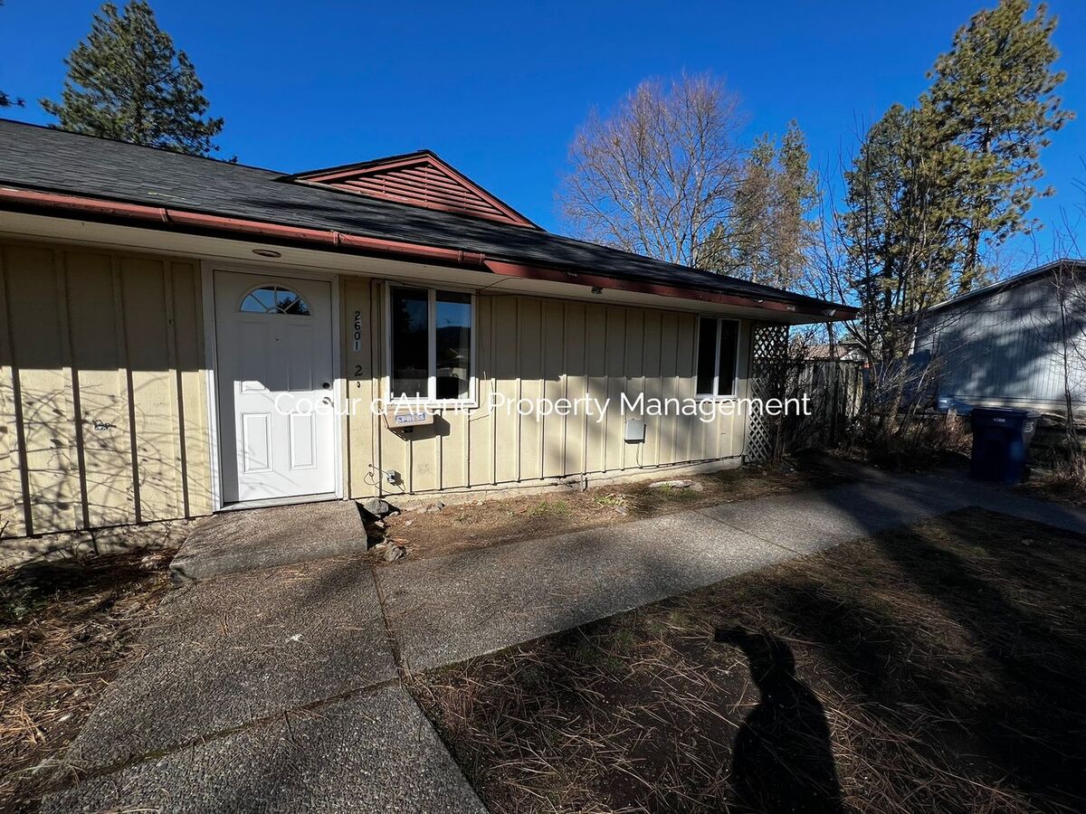 721 Best Apartments - 721 E Best Ave Coeur Dalene, ID