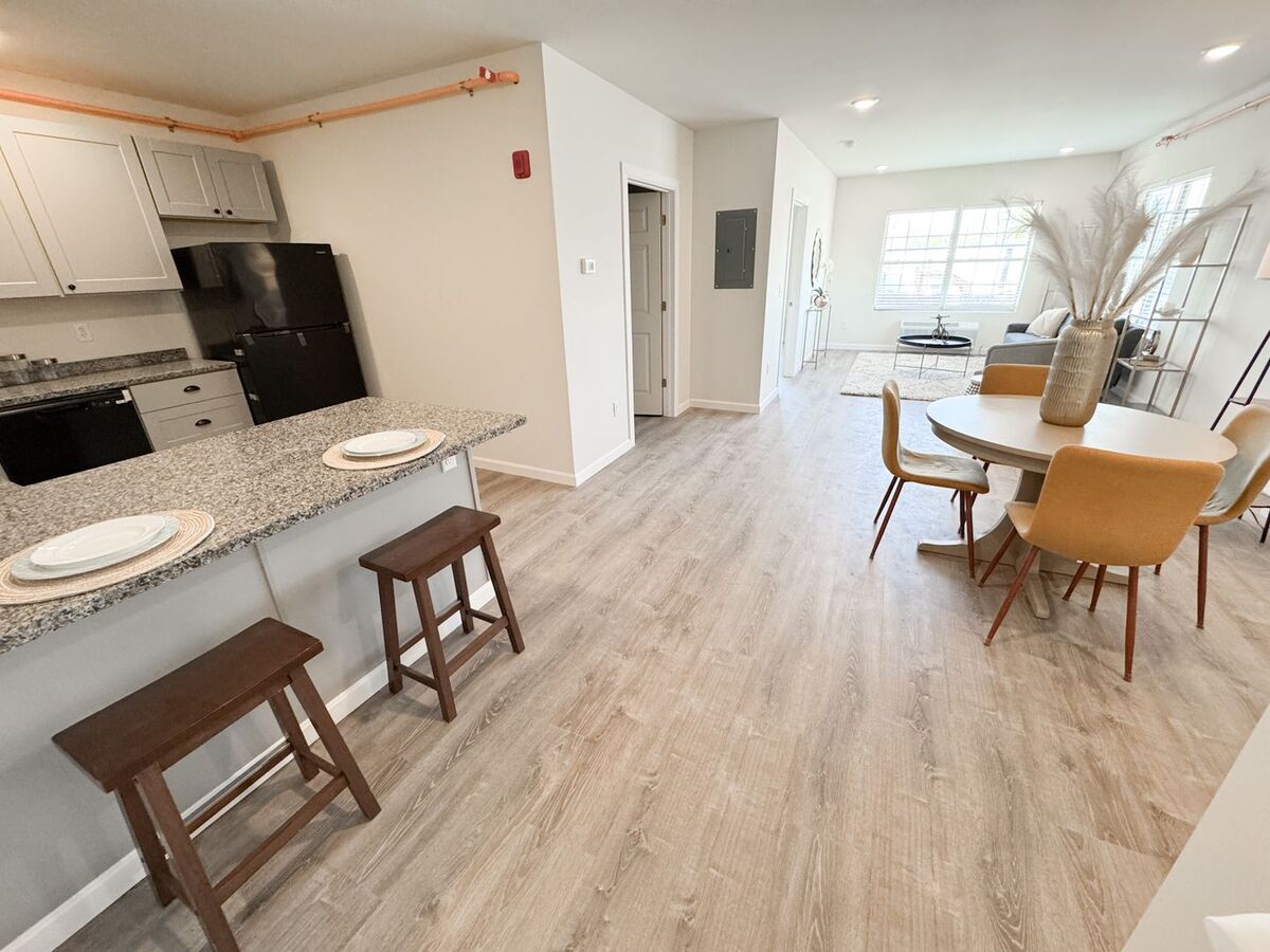 Pine Street Apartments - 327 Pine St Pawtucket, RI | Rentable