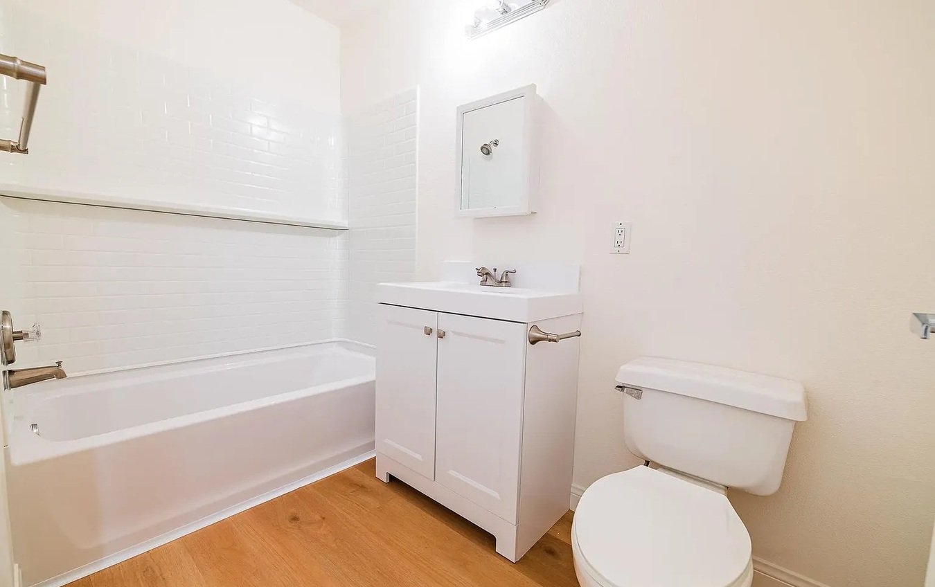 Enjoy This Cozy 1bd/1ba Unit With A Very Large... Apartments Chula ...