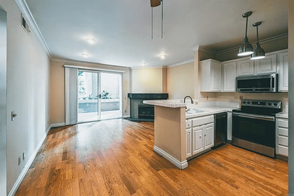 Beautifully Maintained Bottom Floor, Corner Unit... Apartments San ...