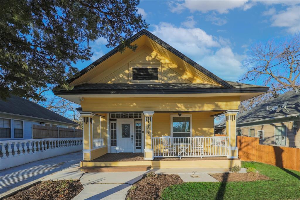 909 Elsbeth St Dallas, TX Apartment for Rent | Rentable