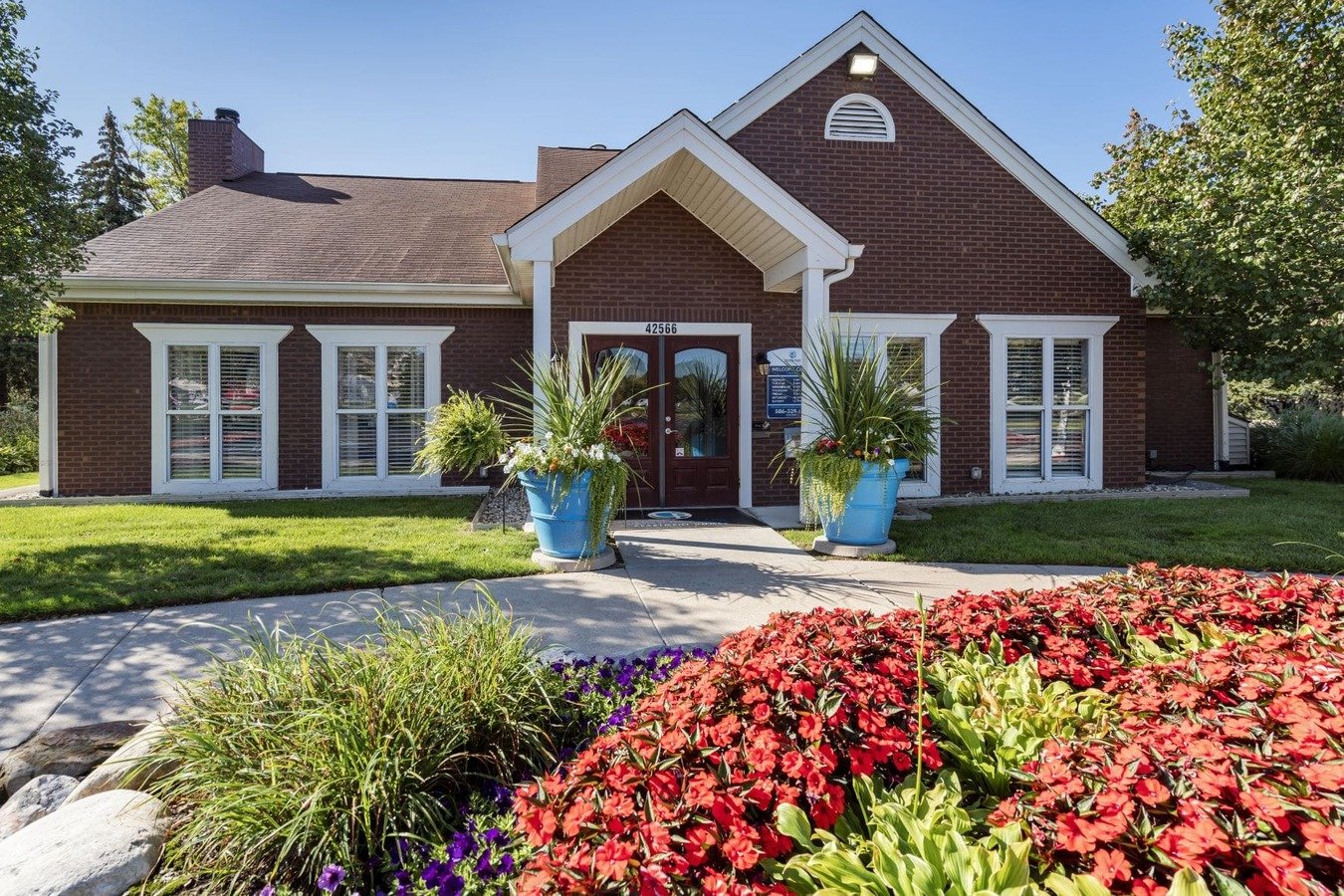 Clinton Place Apartments Clinton Township, MI | Rentable