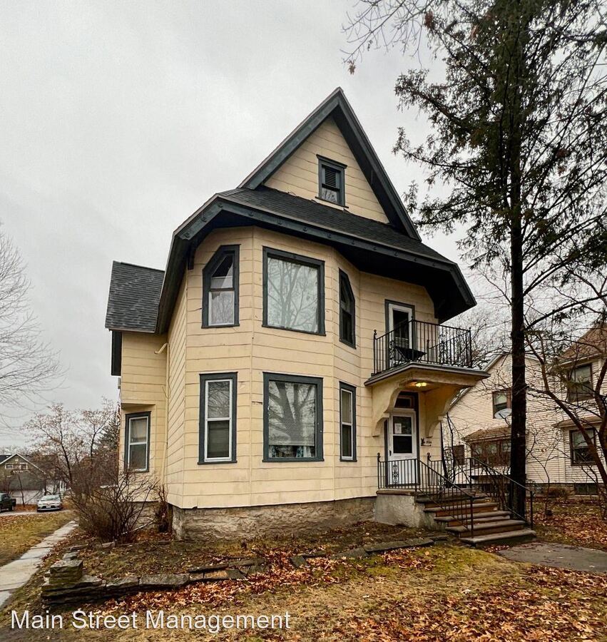 526 S Webster Ave Green Bay, WI Apartment for Rent | Rentable