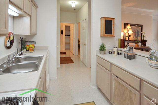 Castle Way Condos Apartments - 2825 W 11Th St Houston, TX