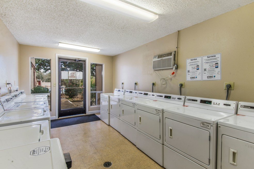 Linx Plaza Apartments Mobile, AL