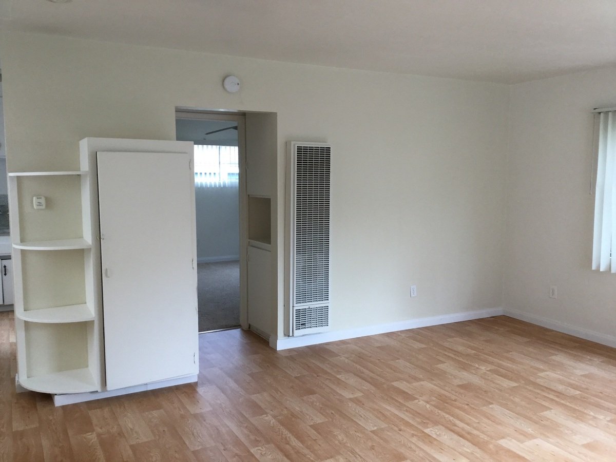 Private Cottage Unit Behind House With Fenced In... Apartments San ...