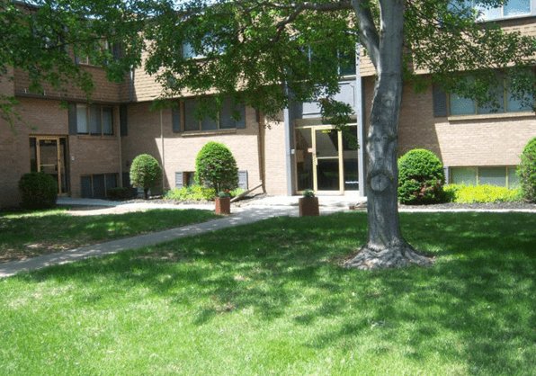 Sherri Park Apartments - 107th & O Street Omaha, NE