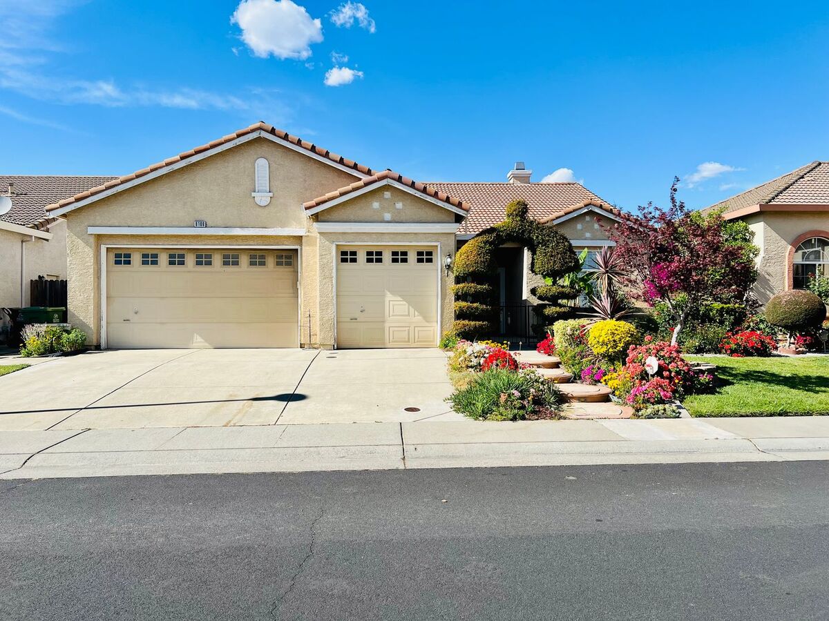 Stunning Laguna 4 Bed/ 2 Bath Home Beautiful... Apartments Elk Grove, CA