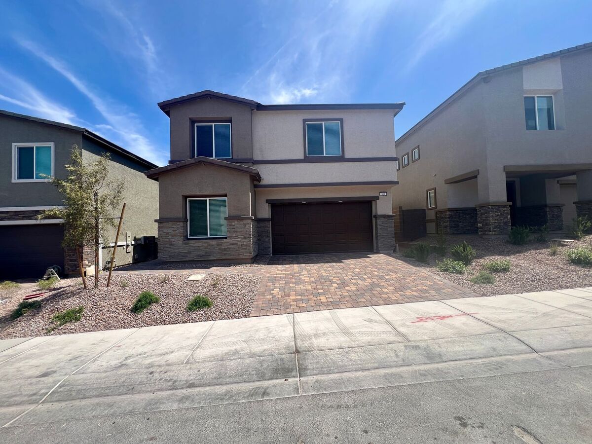 Stunning Newly Built 4-bedroom, 3-bathroom Home... Apartments Henderson, NV
