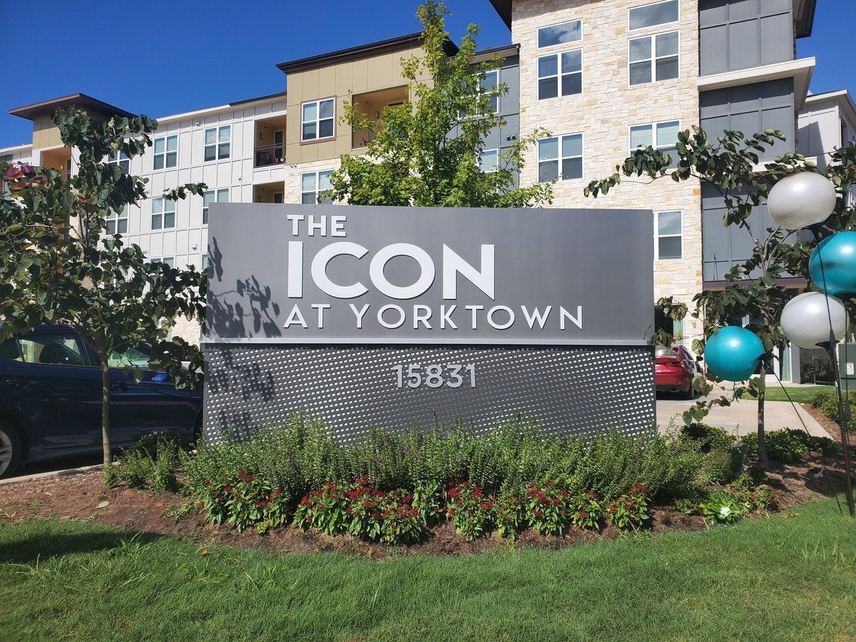Icon at Yorktown Apartments Houston, TX | Rentable