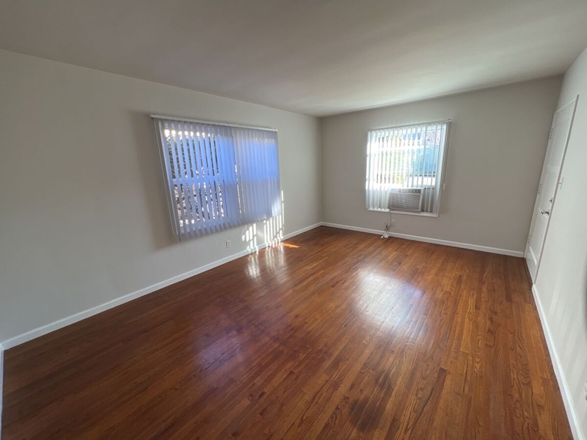 151 Apartments - 4123-25 Ocean View Blvd Montrose, CA