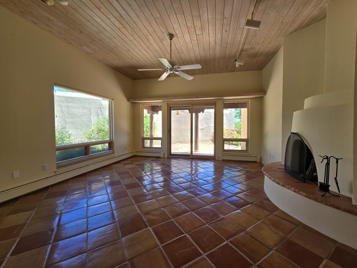 2844 Plaza Amarilla Santa Fe, NM House for Rent | Rentable