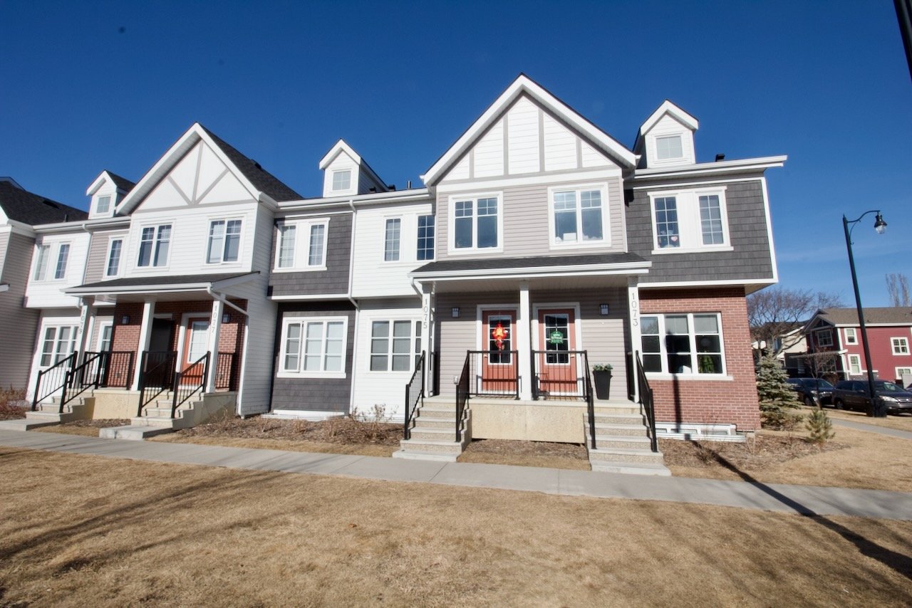 Fully Finished 2 Bed 25 Baths Townhouse... Apartments Edmonton, AB