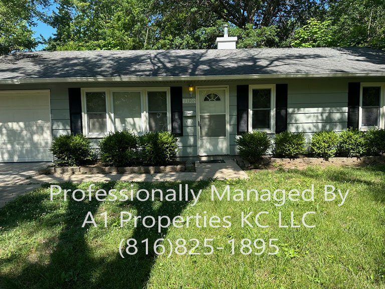 11302 Donnelly Ave ~ Spacious 4 Bedroom With... Apartments Kansas City, MO