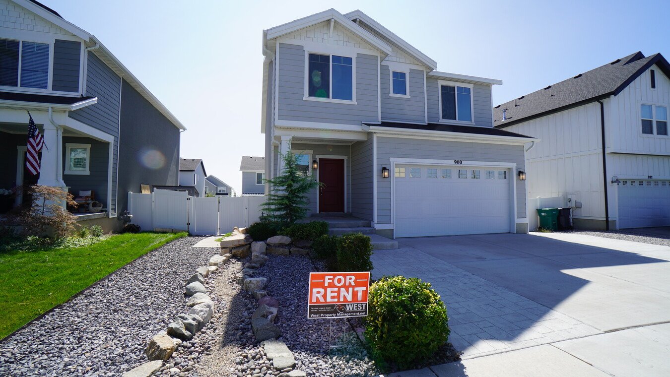 Modern Home In Layton - 900 East Mecham Ave Apartments Layton, UT