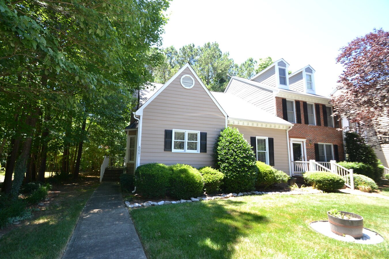 Charming And Affordable End Unit Townhome... Apartments Raleigh, NC