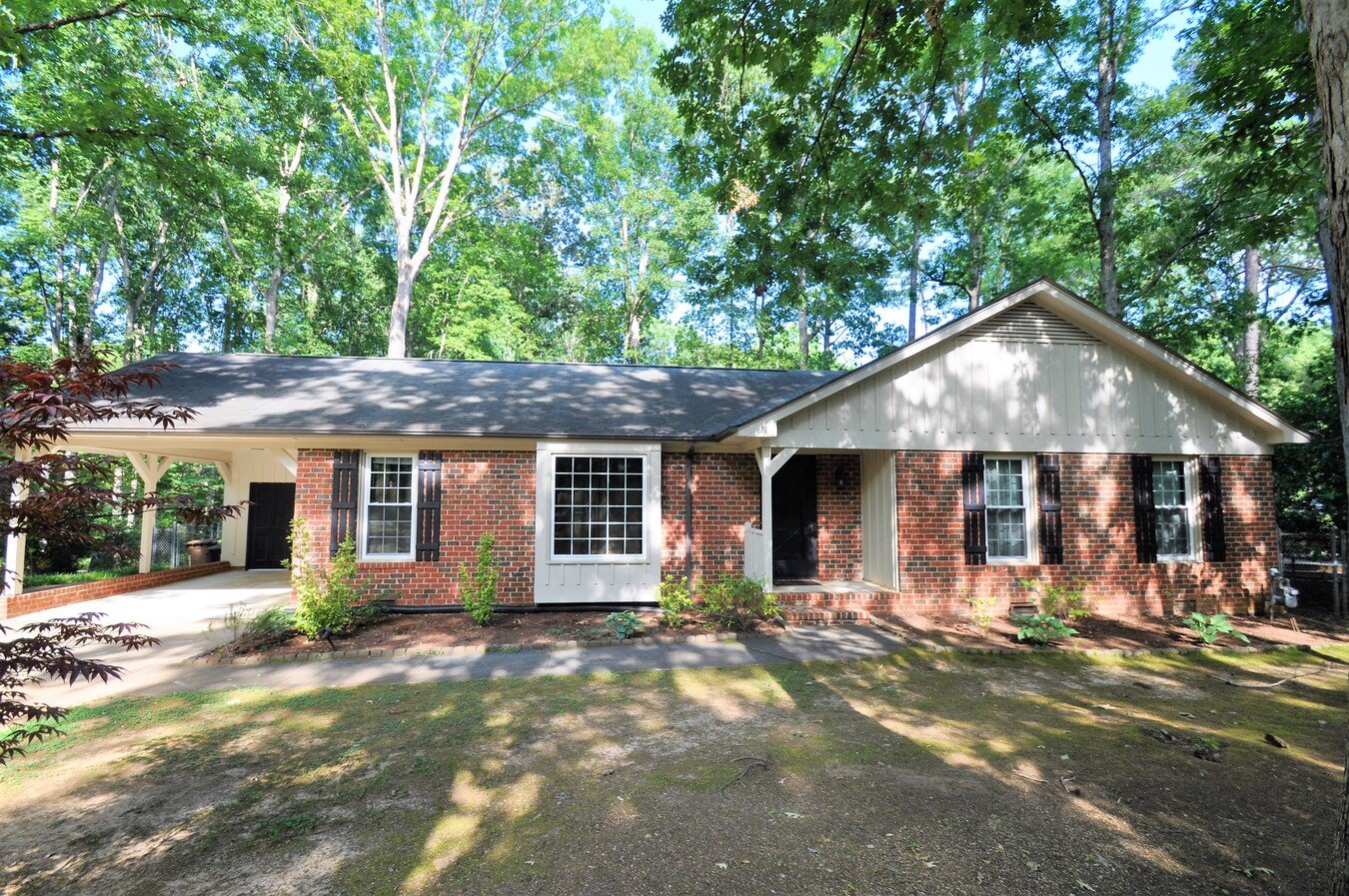 Darling Cary Ranch Home Available Immediately Apartments Cary, NC