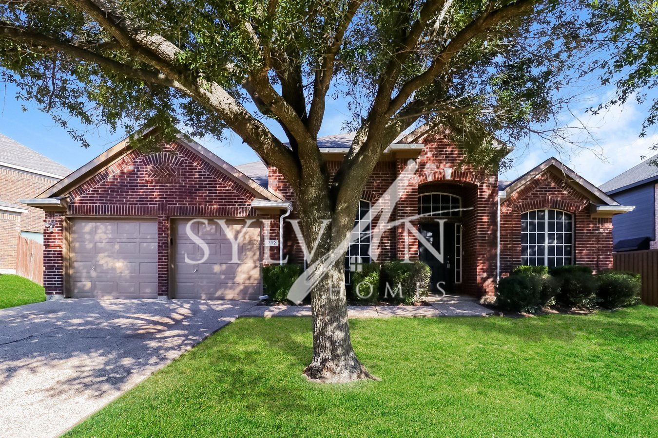 This 4 Bedroom Is Sure To Impress Apartments Desoto, TX