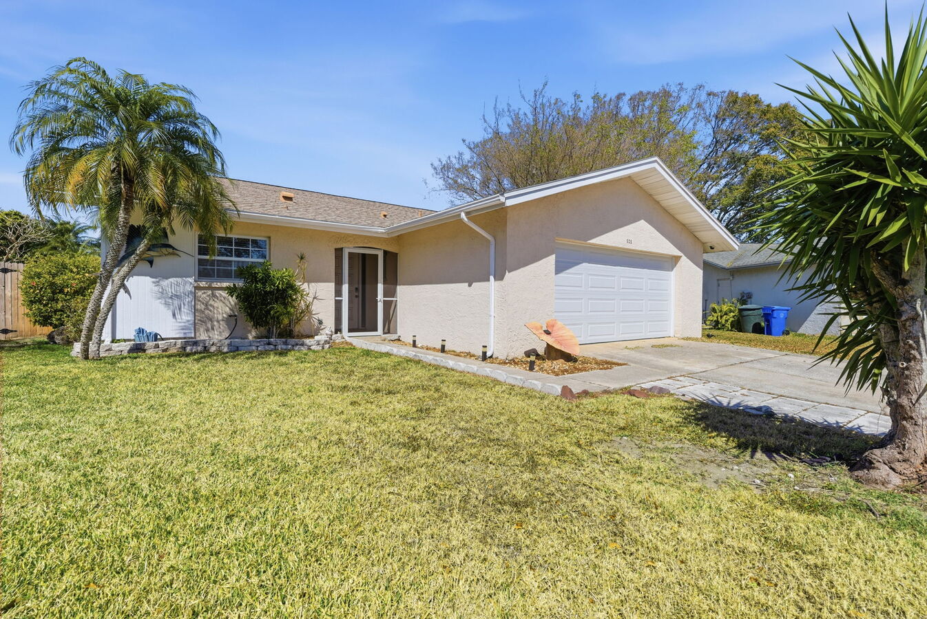 Cul-de-sac Living With A Pool Apartments Dunedin, FL