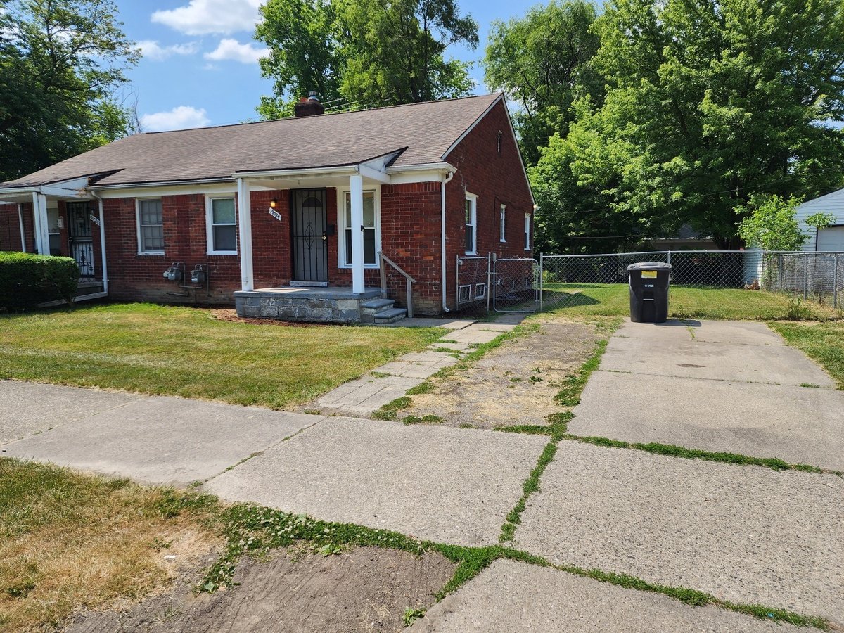 Cute 2 Bedroom Duplex On Moross In Detroit Apartments Detroit, MI