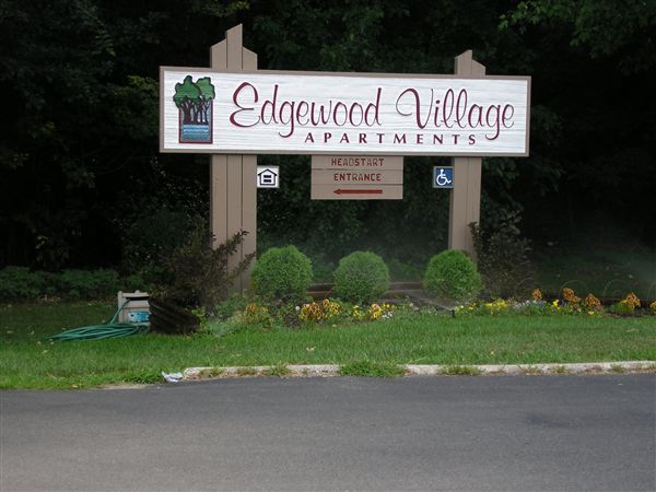 Edgewood Village Apartments East Lansing, MI | Rentable