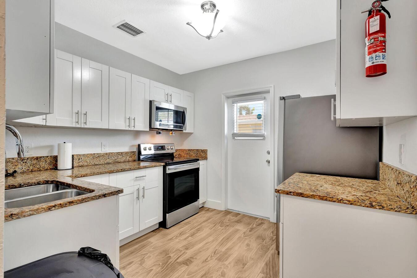 W Th St Riviera Beach, FL Apartment for Rent | Rentable