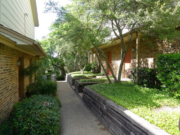 Springtree Crossing Apartments - 11311 Audelia RD Dallas, TX