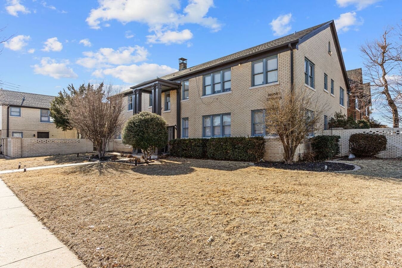 Harvey Corners Apartments - 2419 N Harvey Oklahoma City, OK