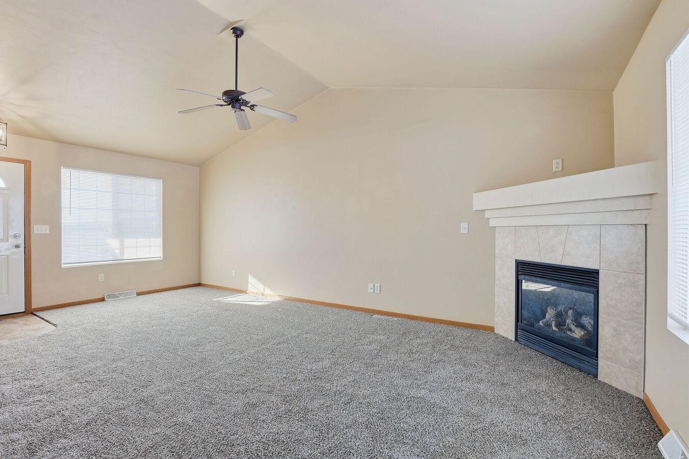 912/914 Hartzheim Drive Apartments Appleton, WI | Rentable