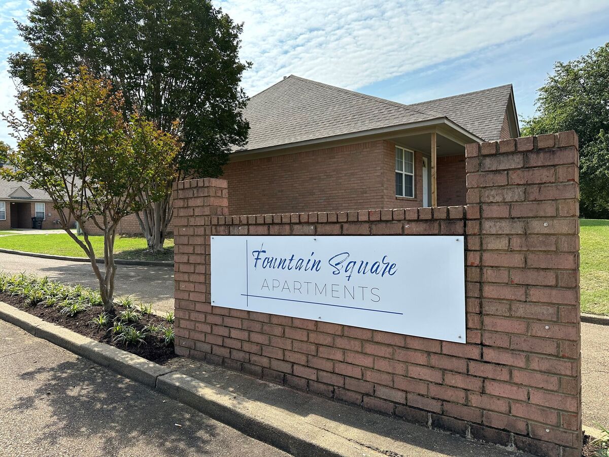 Fountain Square Apartments - 284 Fountain Ln Hernando, MS