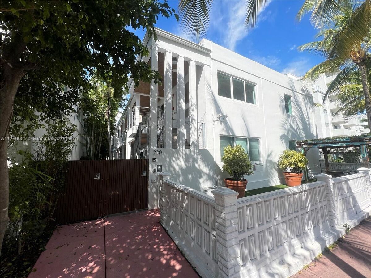 Studio | Miami Beach Apartments Miami Beach, FL | Rentable