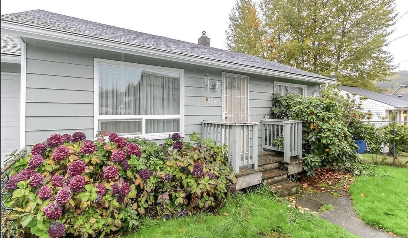 Cozy 2 Bedroom / 1 Bathroom Home With Attached... Apartments Seattle, WA