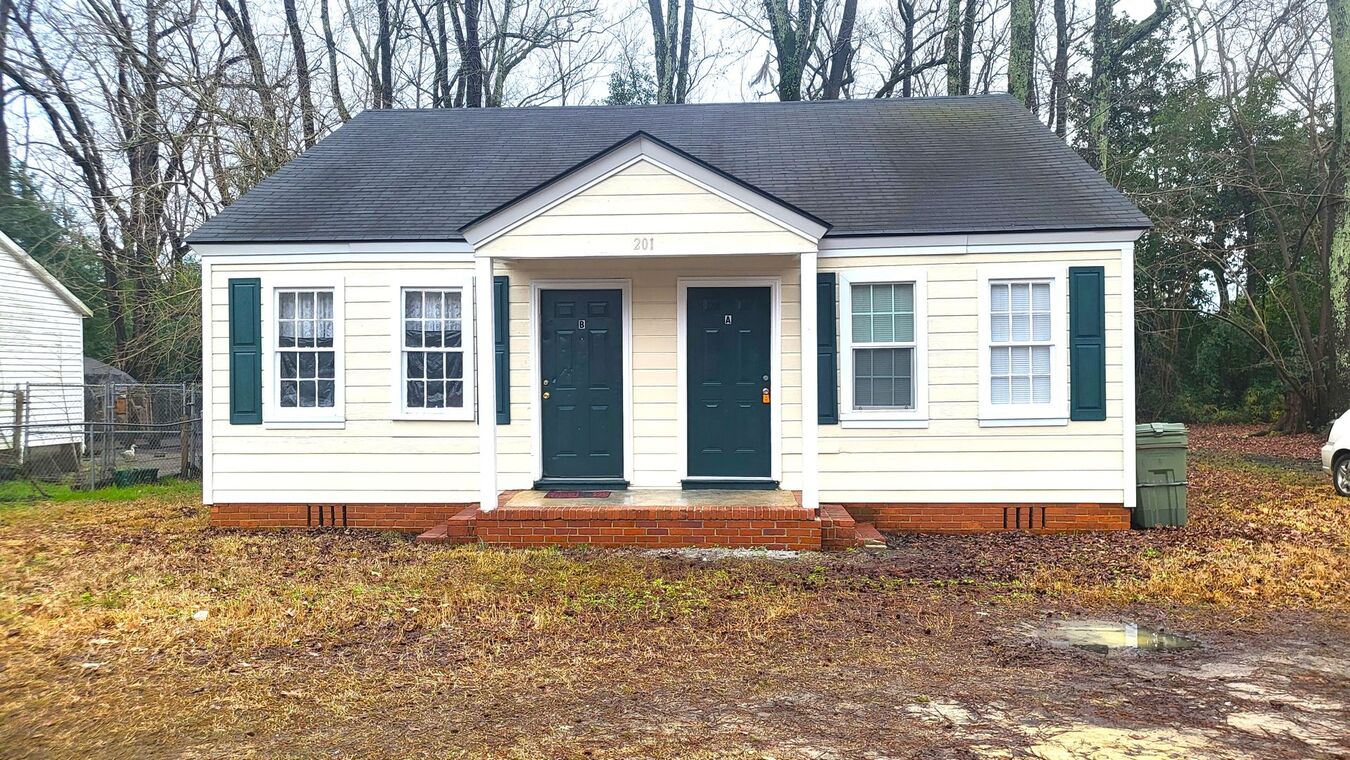 One Bedroom Duplex In Sumter Sc! Two Weeks Free... Apartments Sumter, SC