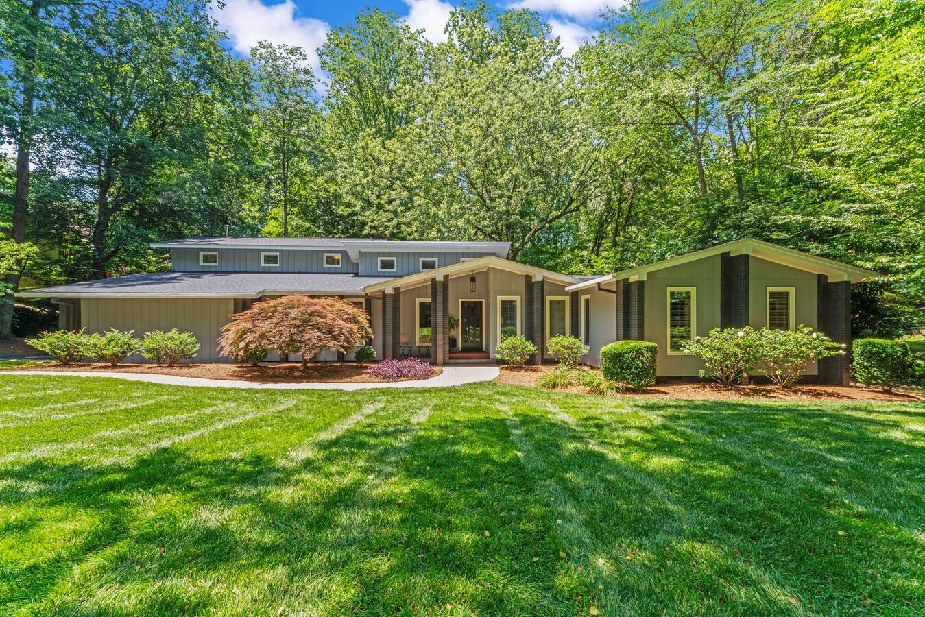 Award-winning 5bd, 4ba Raleigh Home With Huge... Apartments Raleigh, NC