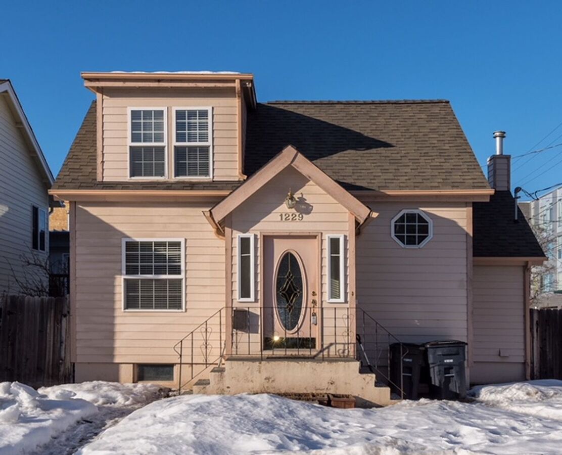 Bootlegger's Cove Apartments - 1229 W 6th Ave Anchorage, AK