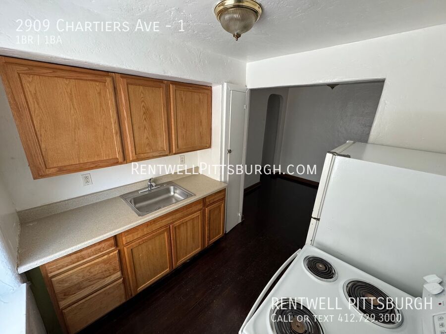2909 Chartiers Ave Pittsburgh, PA Apartment for Rent