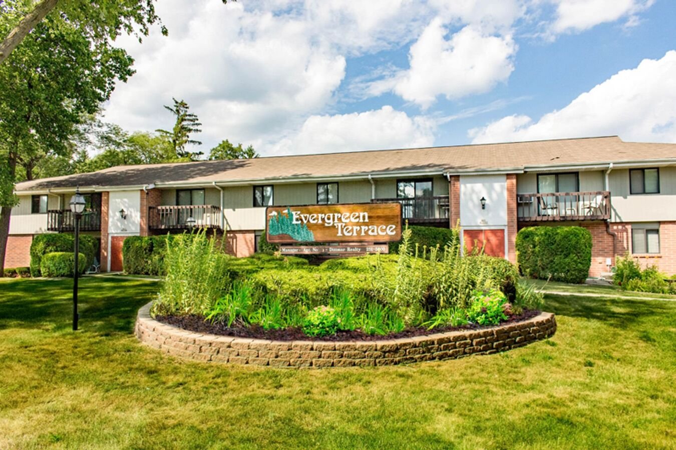 Evergreen Terrace Apartments Menomonee Falls, WI | Rentable