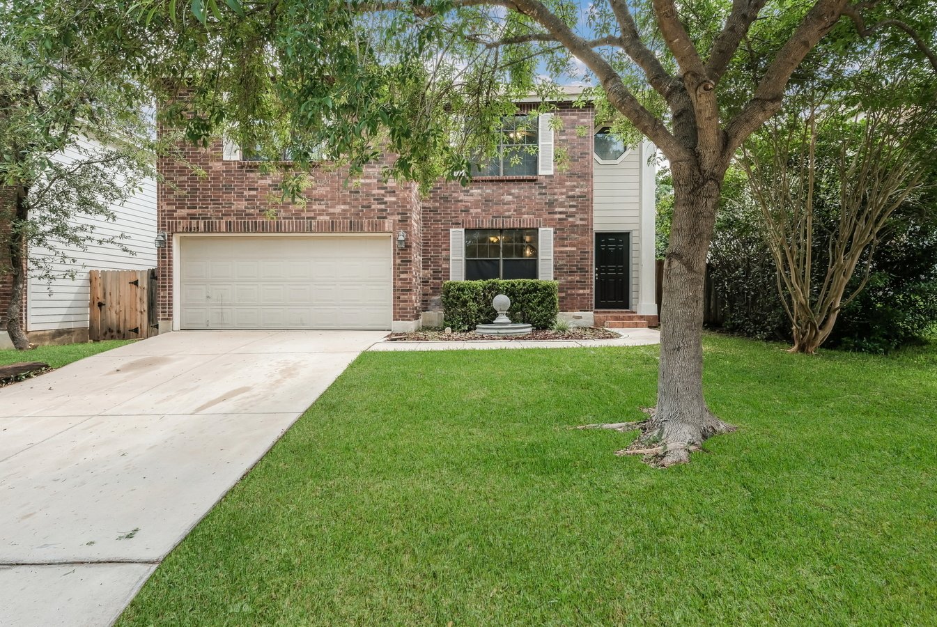 Well-designed Layout With Loft & Private Yard Apartments San Antonio, TX