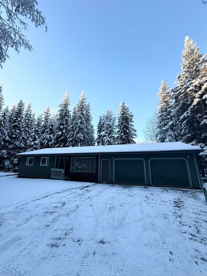 2 Bedroom / 2 Car Attached Garage / North Pole /... Apartments North ...