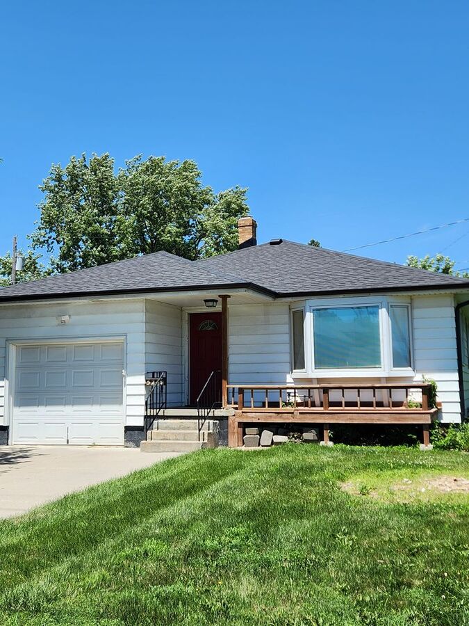 3 Bed 1 Bath - Efficient Living In The Center Of... Apartments Omaha, NE